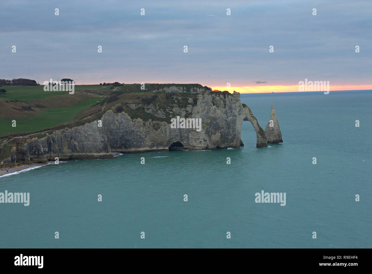 Rock arch, coast with chalk cliffs and beach, Étretat, Normandy, France ...