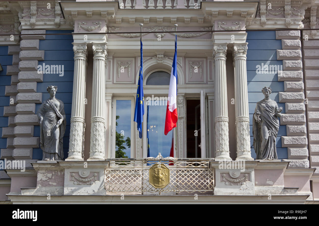 Embassy balcony hi-res stock photography and images - Alamy