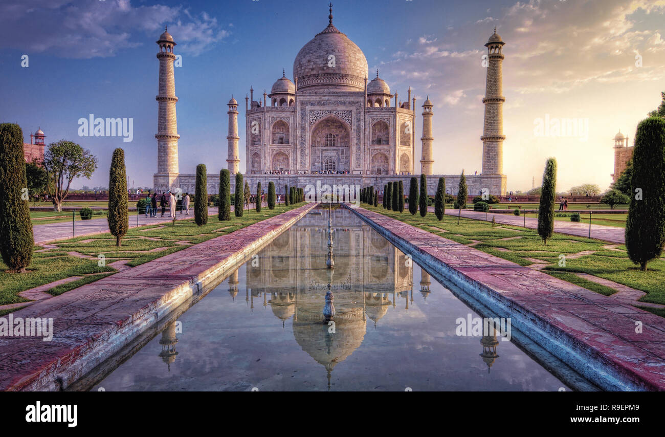 Taj Mahal Sunset My Experience Visiting Agra And Seeing The Taj Mahal