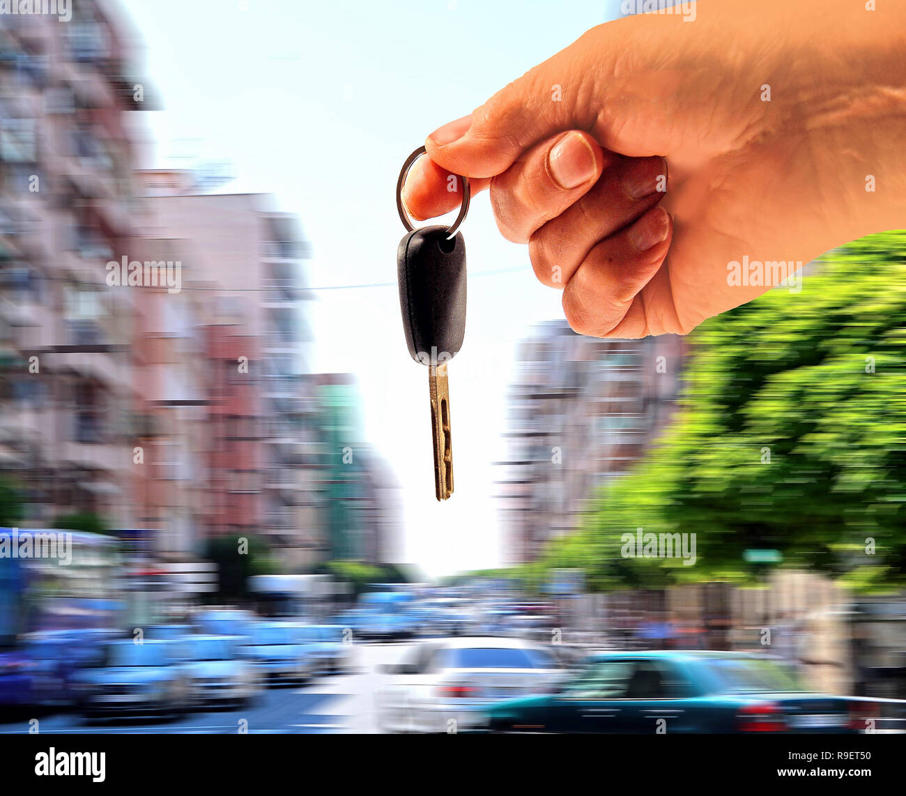 Car key in hand Stock Photo - Alamy