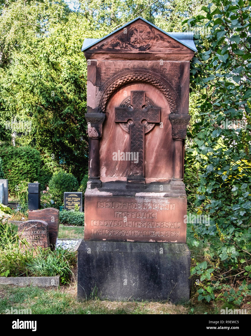 Late 18th century cemetery hi-res stock photography and images - Alamy