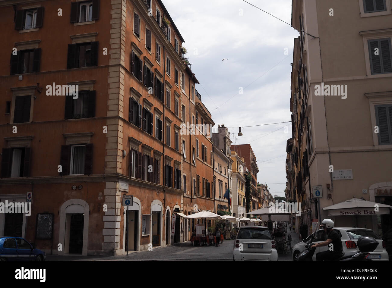 Busy street with cars hi-res stock photography and images - Alamy