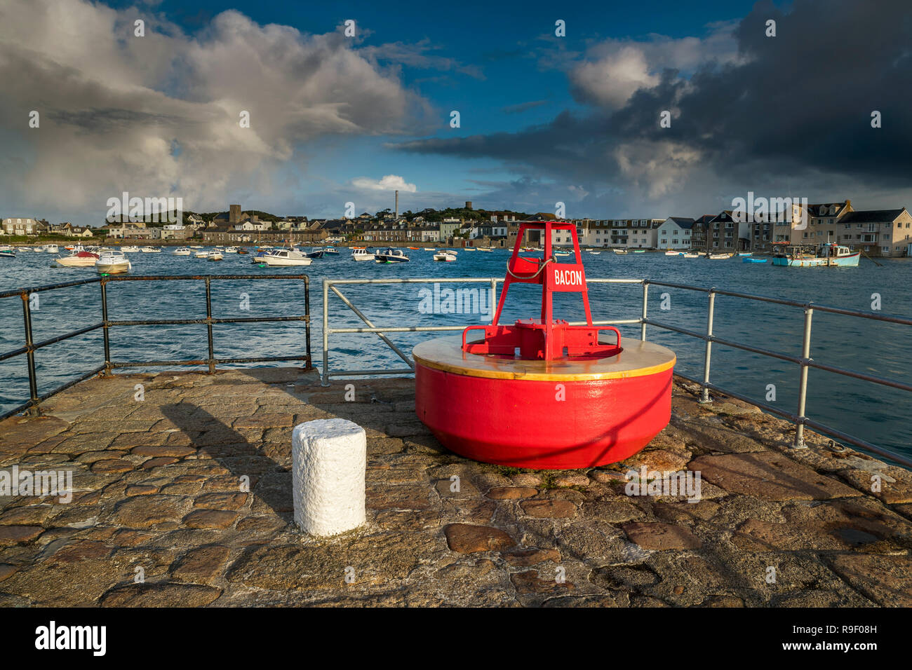 Hugh town harbour hi-res stock photography and images - Alamy