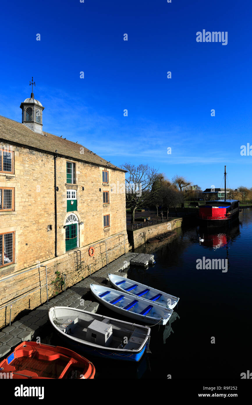 The Customs House, river Nene embankment, Peterborough City ...