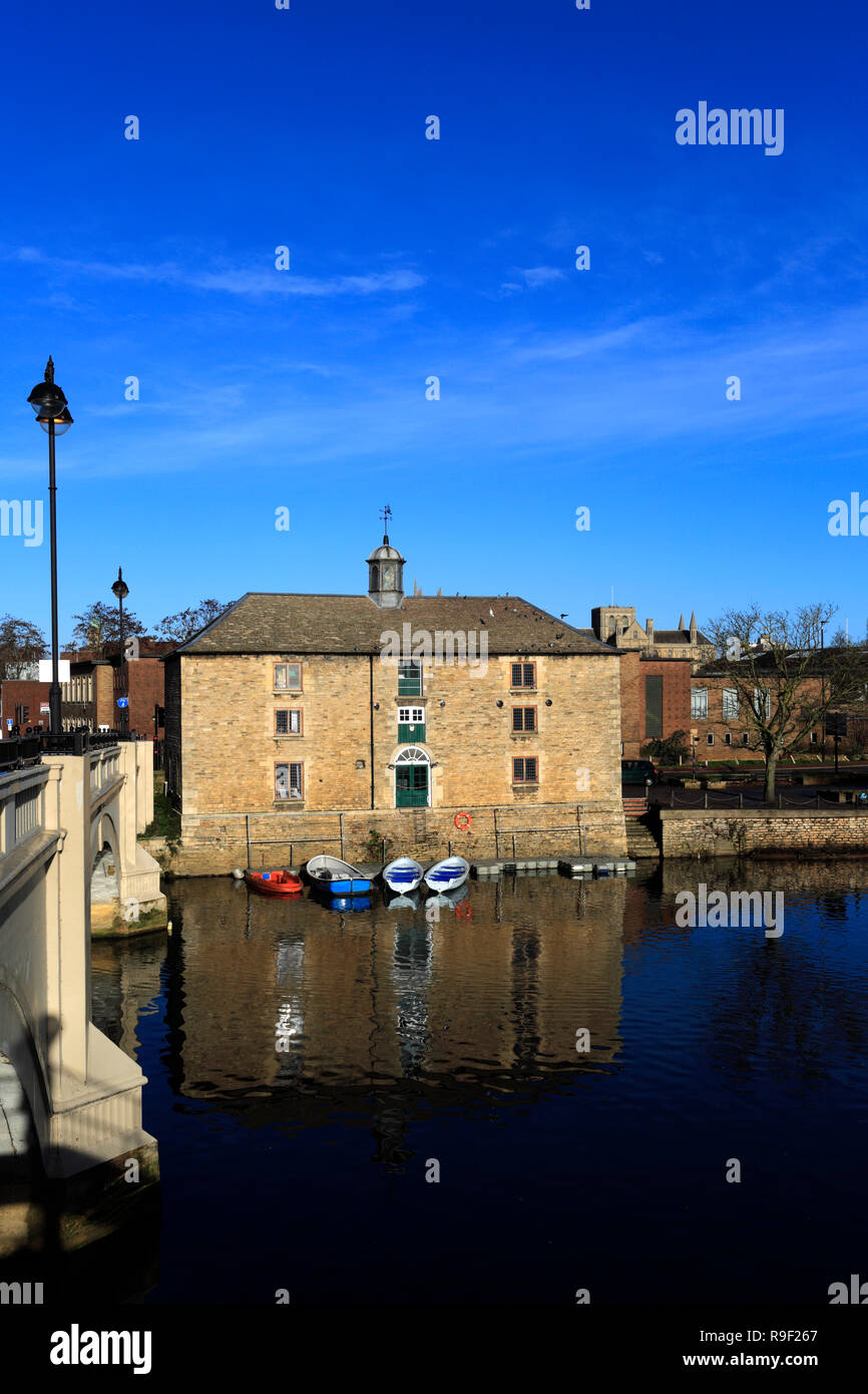 The Customs House, river Nene embankment, Peterborough City ...