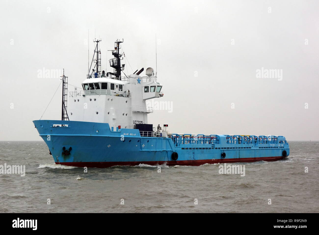 The offshore supply vessel Blue Bella leaves the port of Cuxhaven on ...