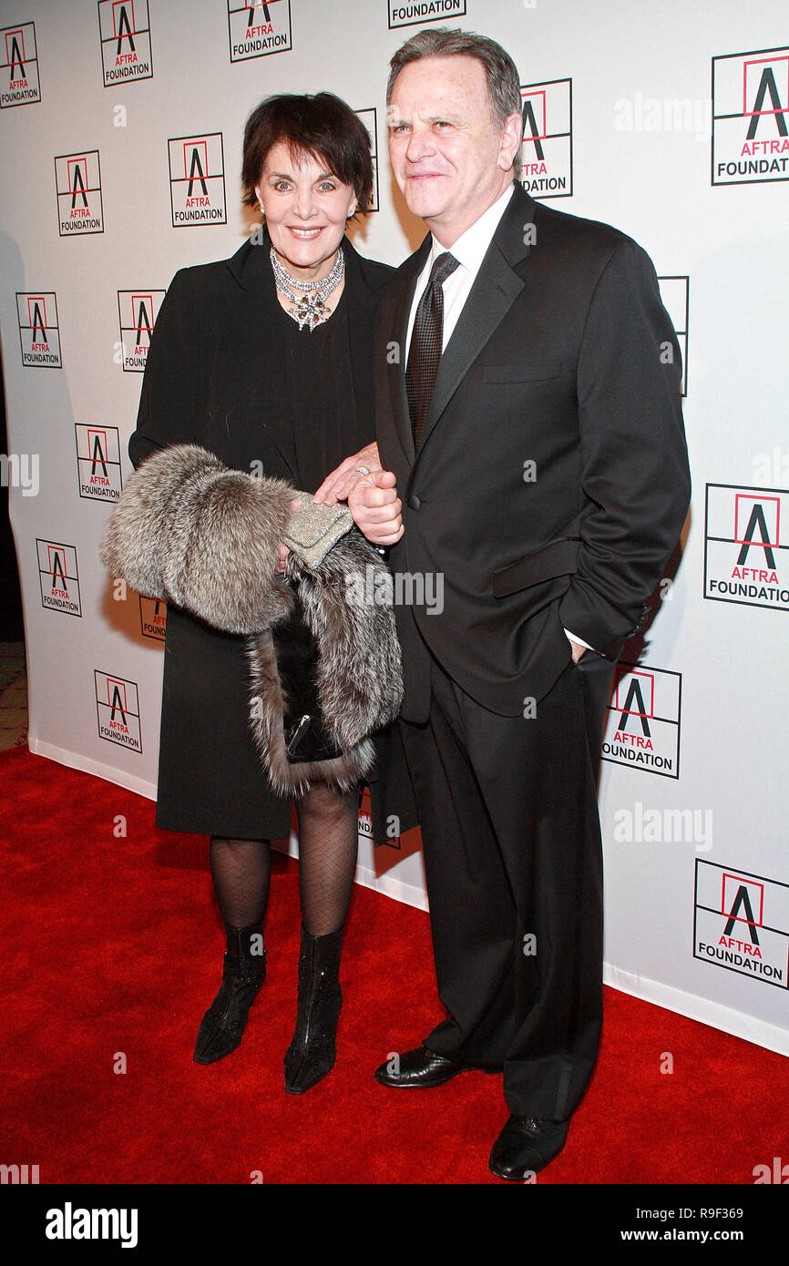 NEW YORK - FEBRUARY 22: Actors Linda Dano and Robert Woods attends the ...