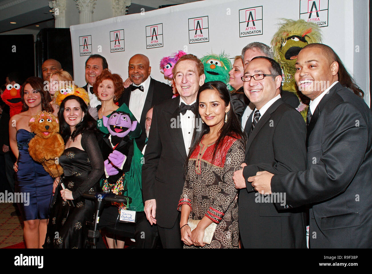 NEW YORK - FEBRUARY 22: The Cast of Sesame Street attend the 2010 AFTRA ...