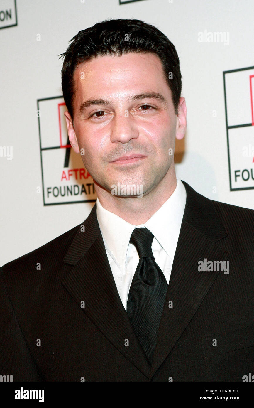 NEW YORK - FEBRUARY 22: Actor David Alan Basche attends the 2010 AFTRA ...