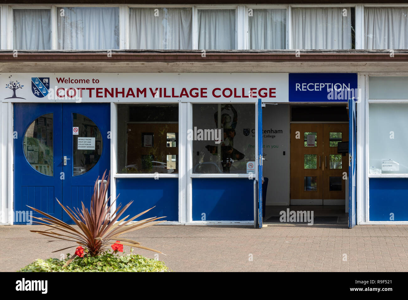Village college hi-res stock photography and images - Alamy