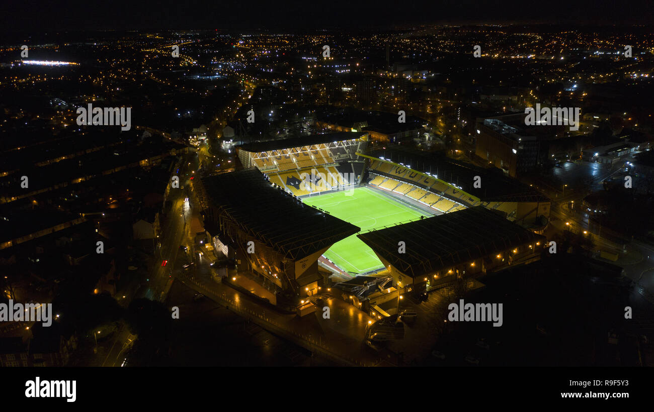 An aerial view molineux stadium home wolverhampton wanderers hi-res ...