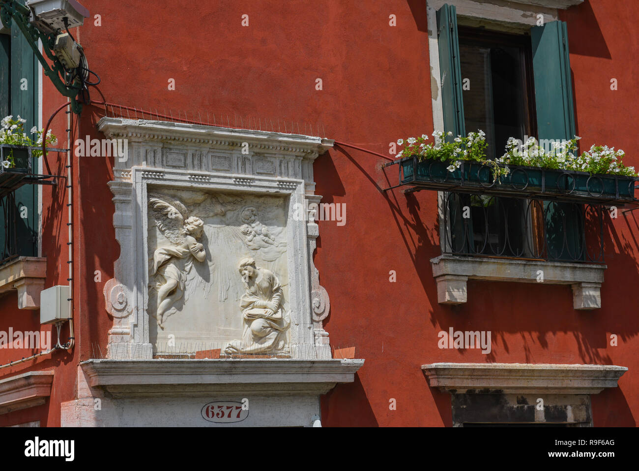 Venice typical windows and architecture Stock Photo - Alamy