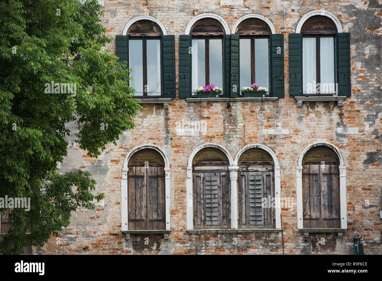 Venice typical windows and architecture Stock Photo - Alamy