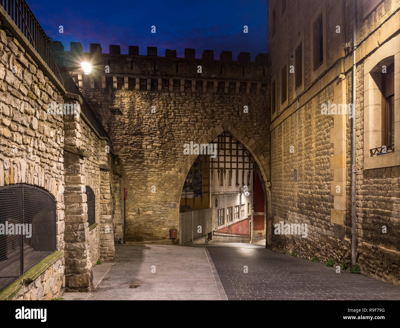 Portcullis gate hi-res stock photography and images - Alamy