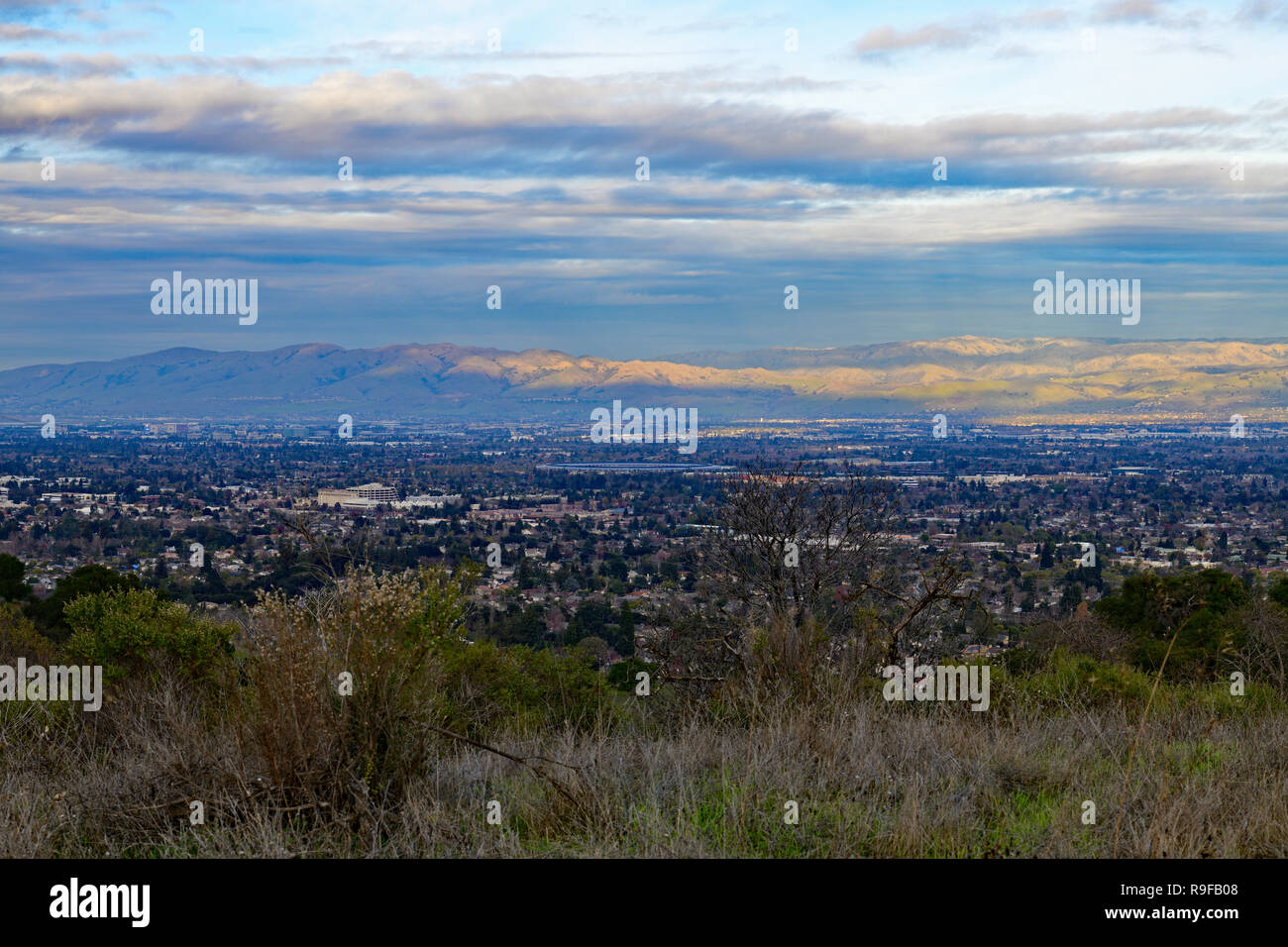 Apple cupertino aerial hi-res stock photography and images - Alamy