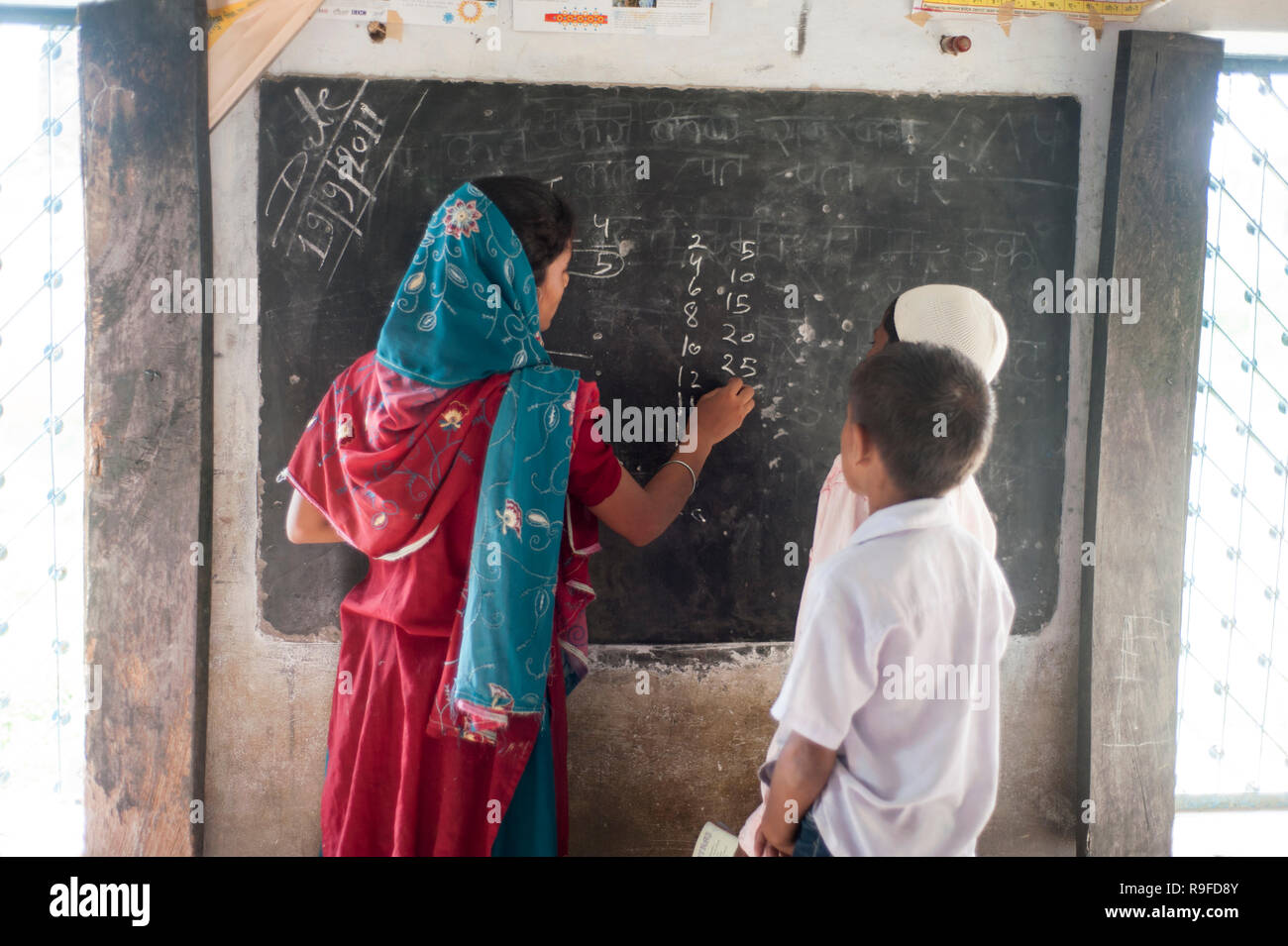 Muslim burqa class hi-res stock photography and images - Alamy