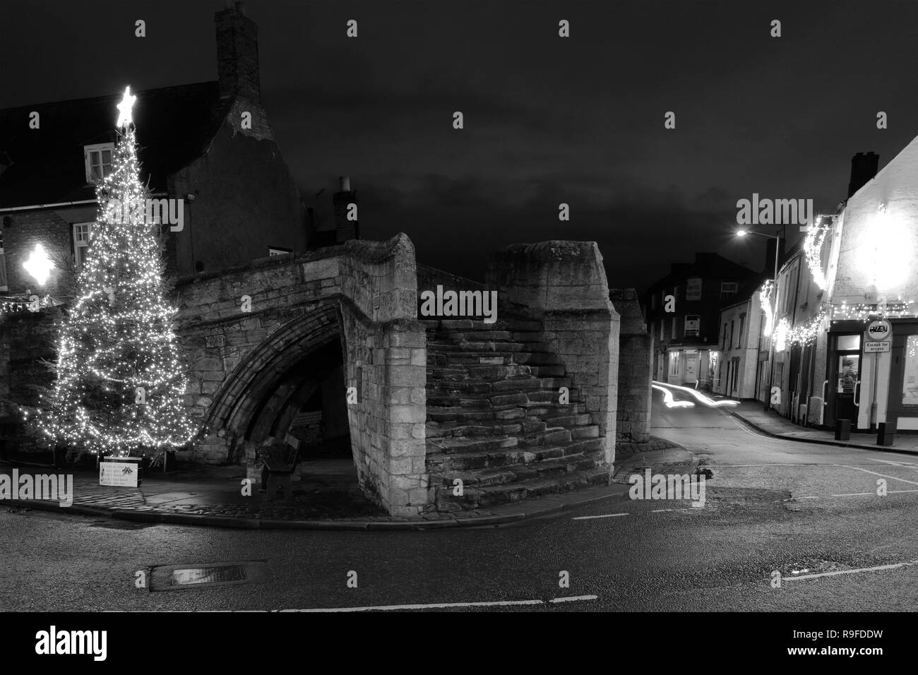 Christmas lights and tree, Trinity Bridge, a 14th Century three-way ...