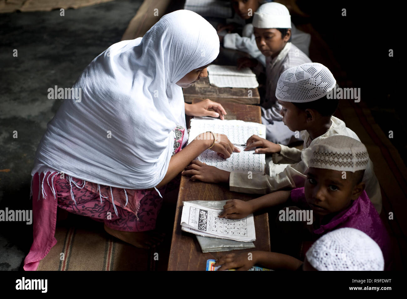 Muslim burqa classroom hi-res stock photography and images - Alamy