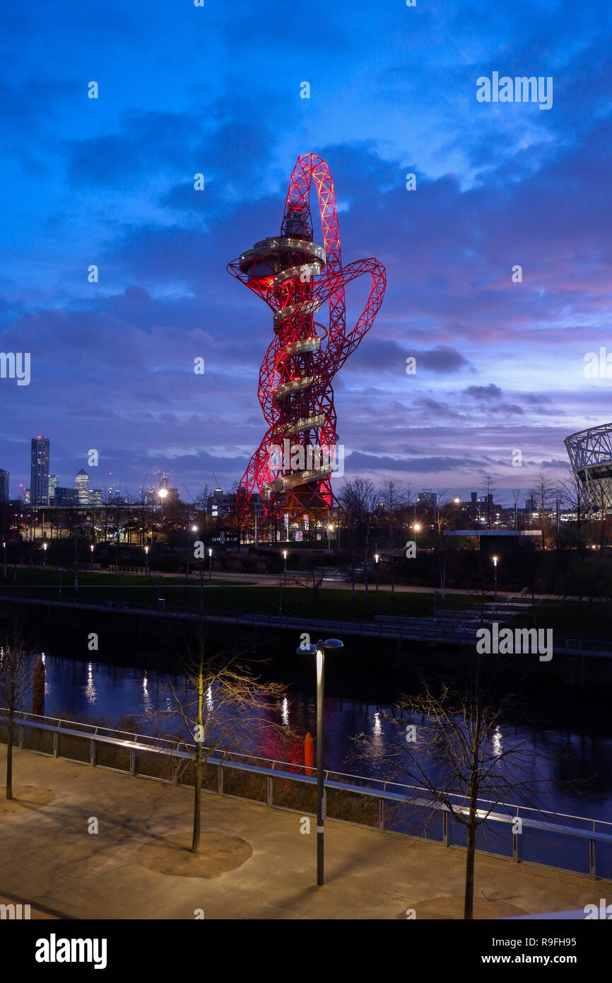 The ArcelorMittal Orbit sculpture at dusk , Queen Elizabeth Olympic ...