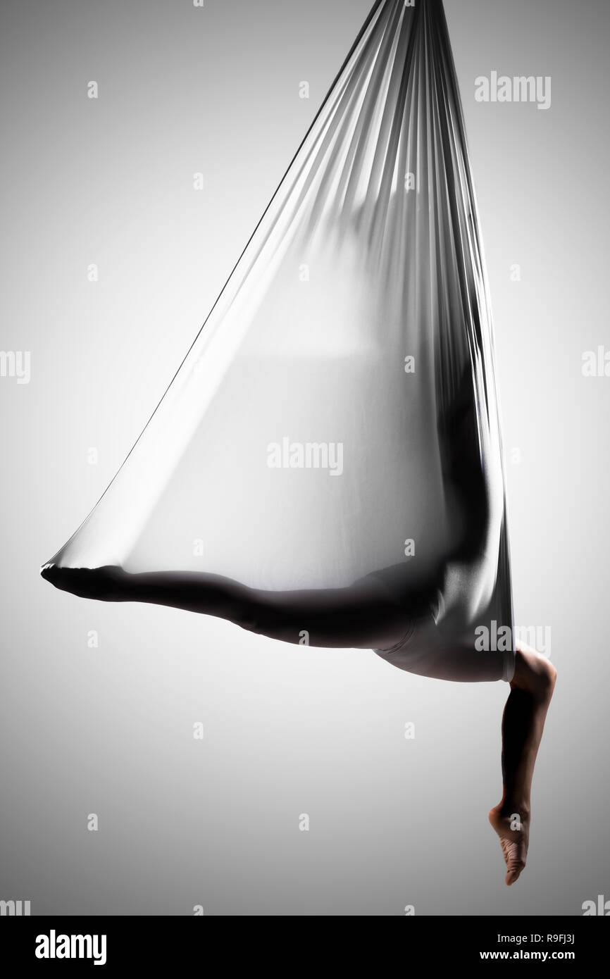 Antigravity yoga hi-res stock photography and images - Alamy