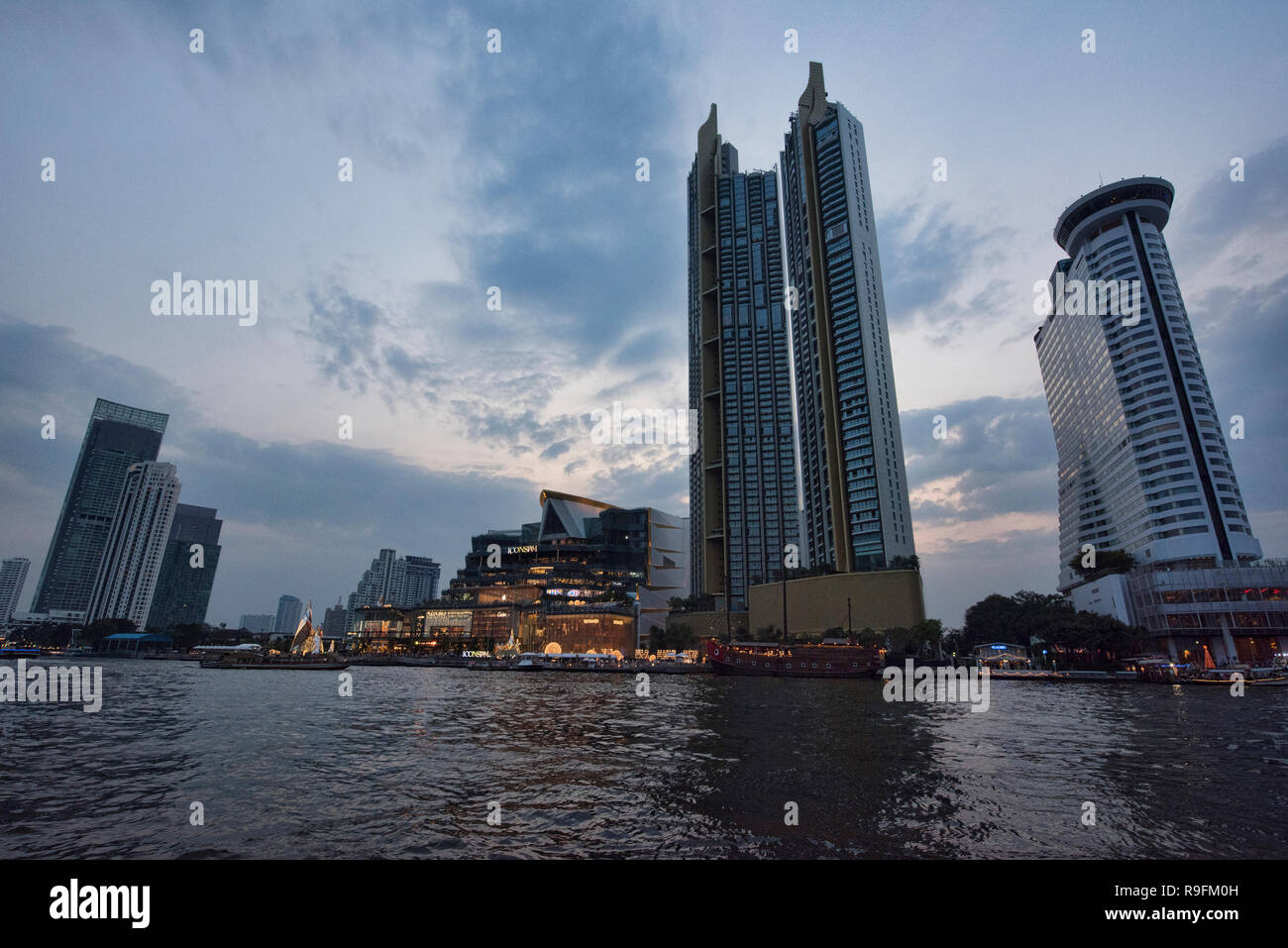 The ritzy Icon Siam shopping mall on the Chao Phraya River, Bangkok ...