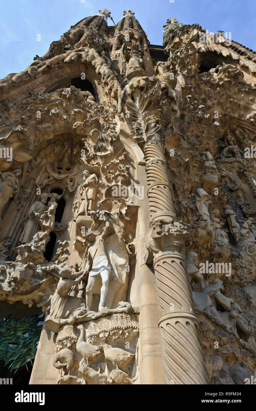 Stone carved sculptures on the exterior wall of Sagrada Familia ...