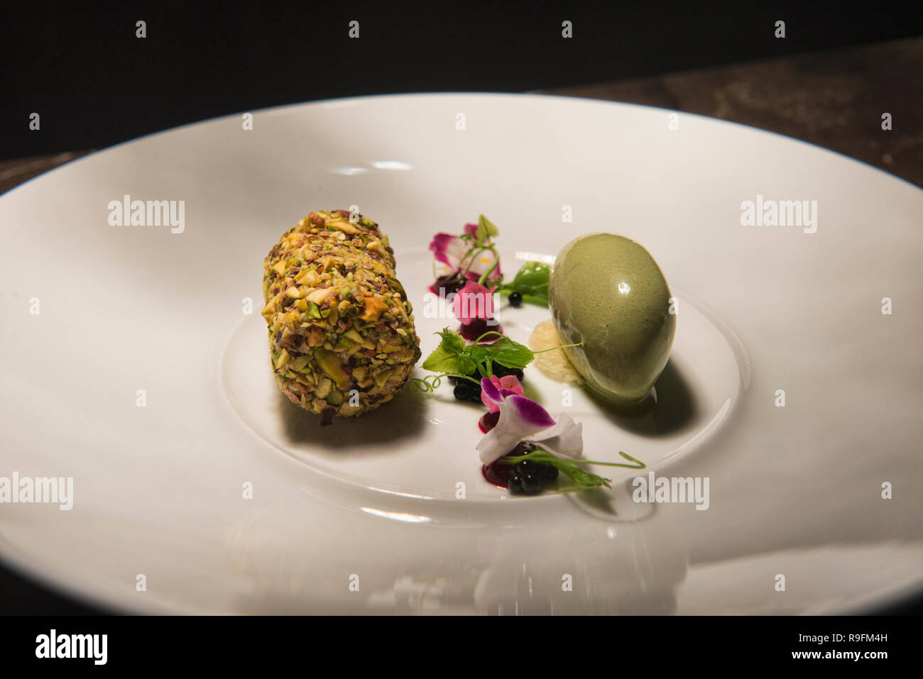 Italian fine dining hi-res stock photography and images - Alamy