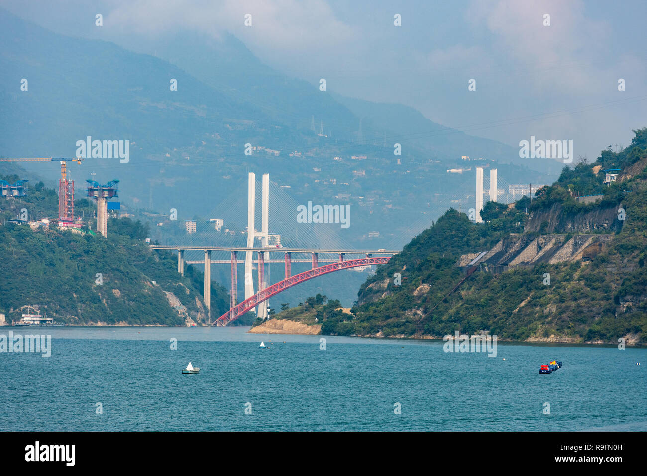 Yangtze River Bridge Stock Photo - Alamy