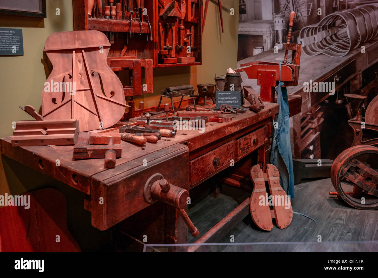 C f martin guitar hi-res stock photography and images - Alamy