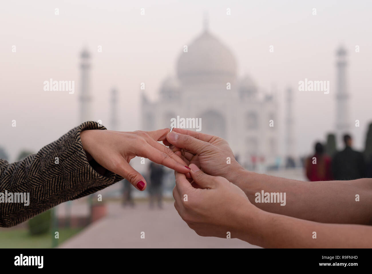 Taj mahal romance hi-res stock photography and images - Alamy
