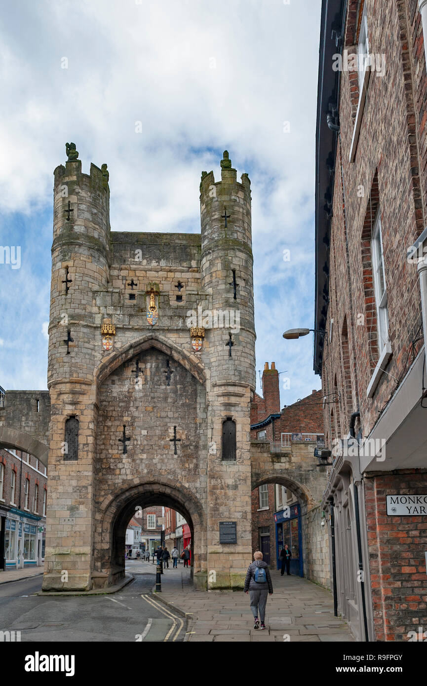 Gatehouses hi-res stock photography and images - Alamy