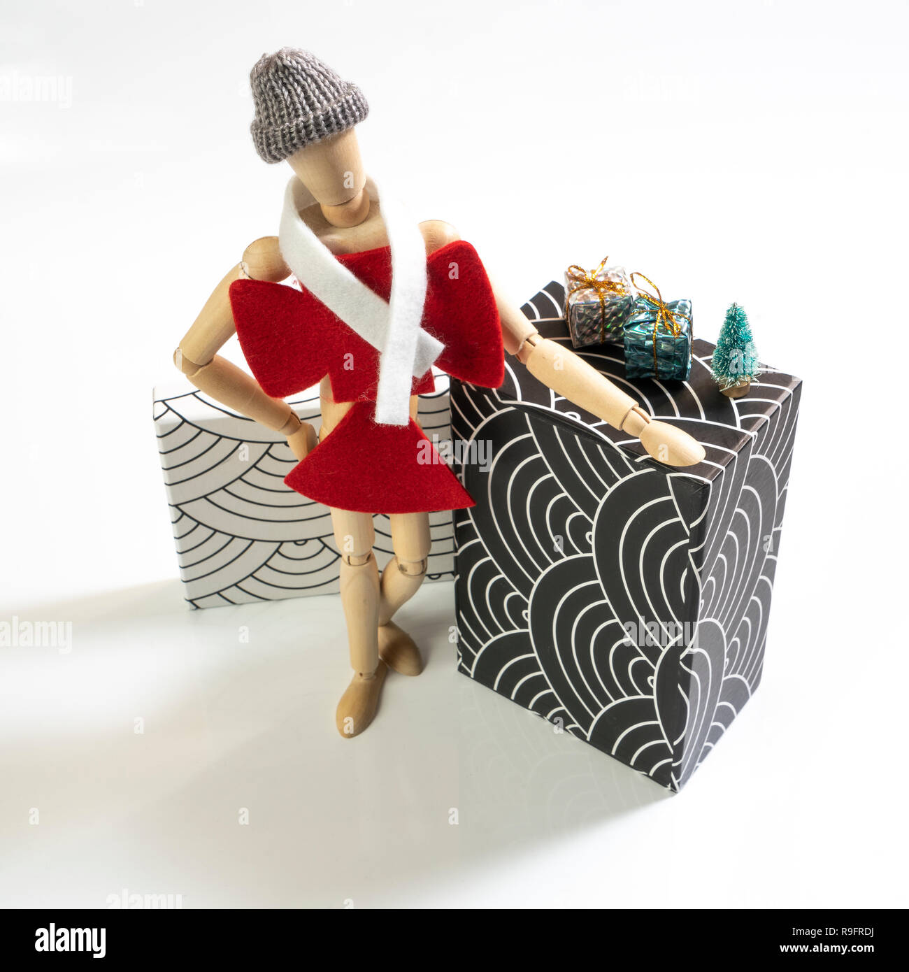 Wooden standing female figure hi-res stock photography and images - Alamy