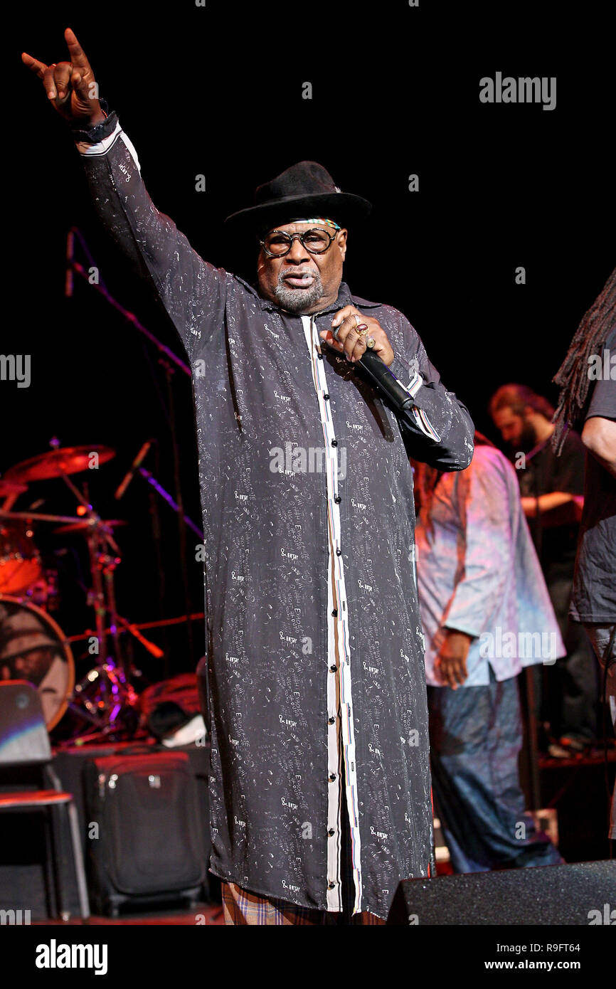 POUGHKEEPSIE, NY - AUGUST 18: Daryl's House Club presents George ...