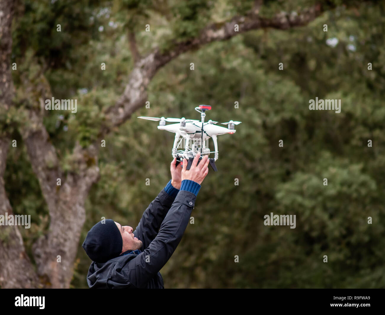 Landing a drone hi-res stock photography and images - Alamy