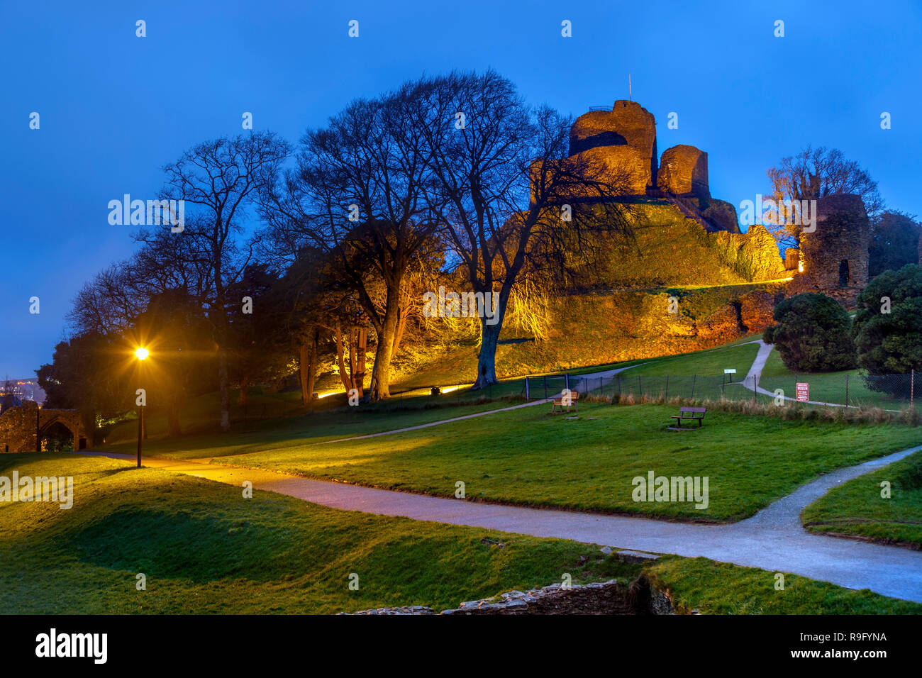 Launceston castle cornish hi-res stock photography and images - Alamy