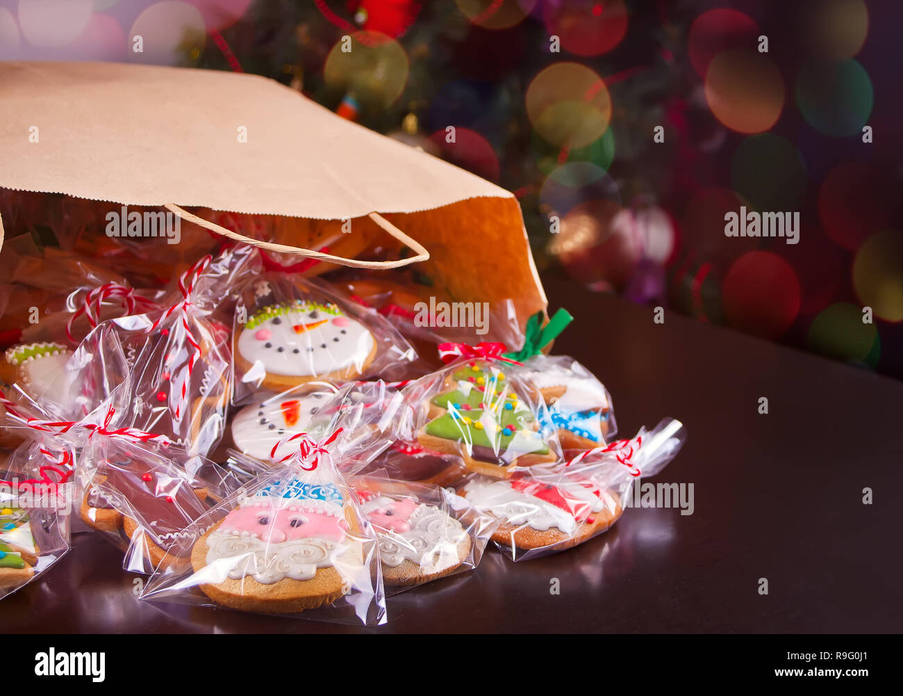 Cookies in white paper bag hi-res stock photography and images - Alamy