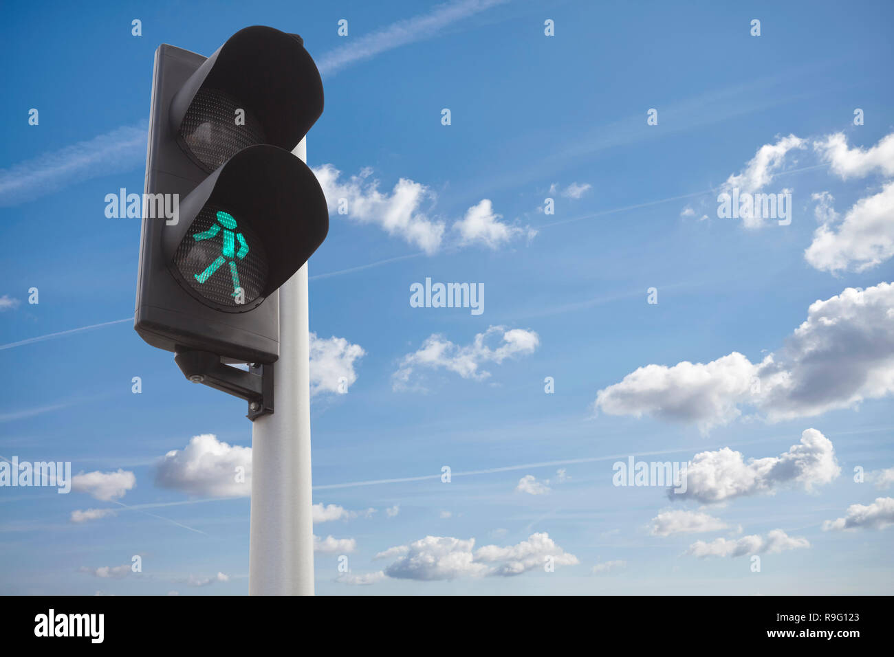 Green traffic sign hi-res stock photography and images - Alamy