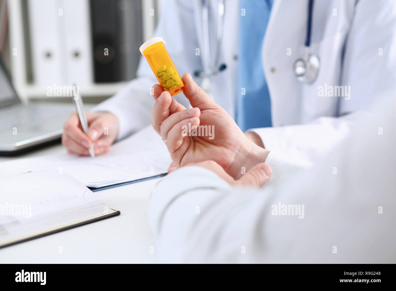Doctor prescription pad hi-res stock photography and images - Alamy