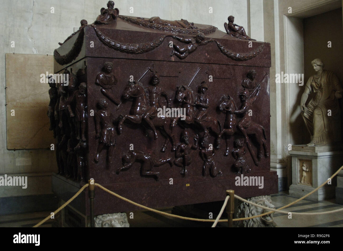 Roman Art. Italy. The sarcophagus of Helena. Red porphyry. 4th century ...