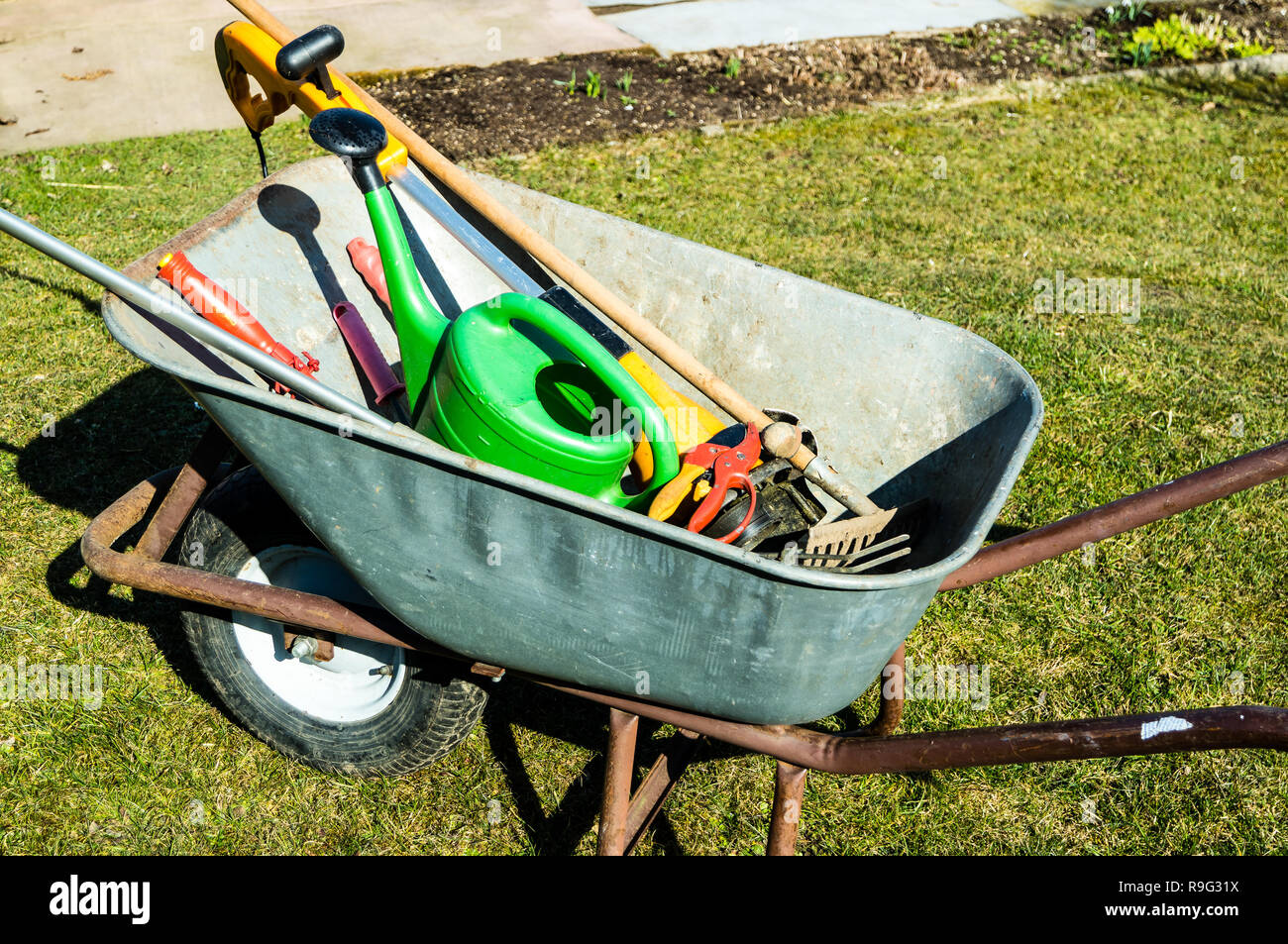 gardening utensils tools Stock Photo - Alamy