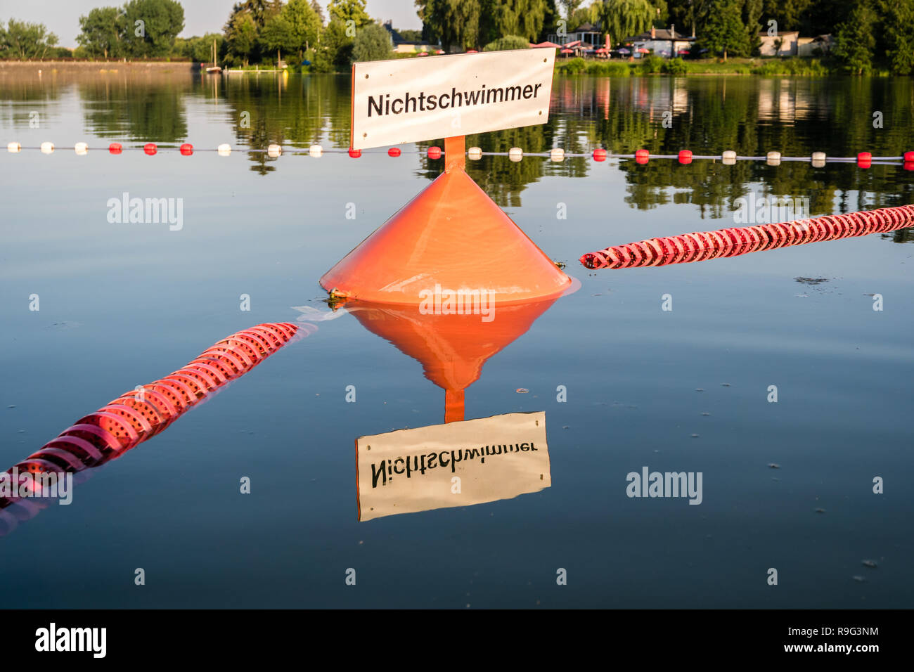 Non swimmer hi-res stock photography and images - Alamy