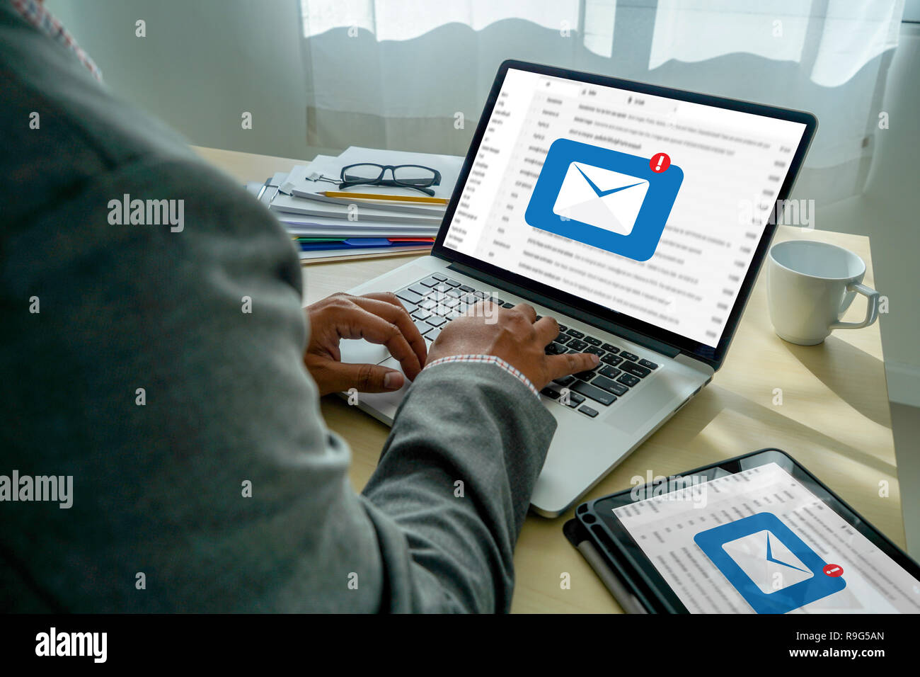 Mail Communication Connection message to mailing contacts phone Global ...