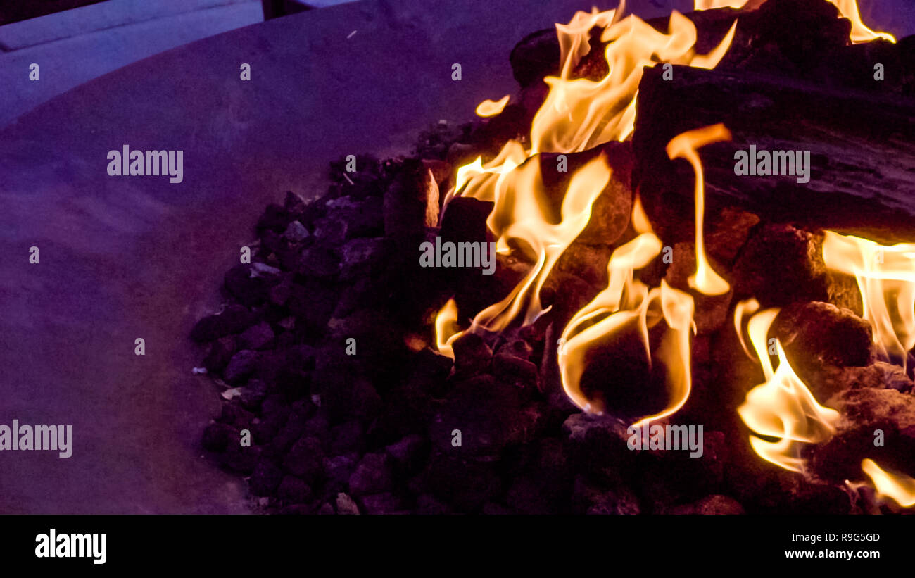 Outdoor fire pit at the Christmas market Stock Photo - Alamy