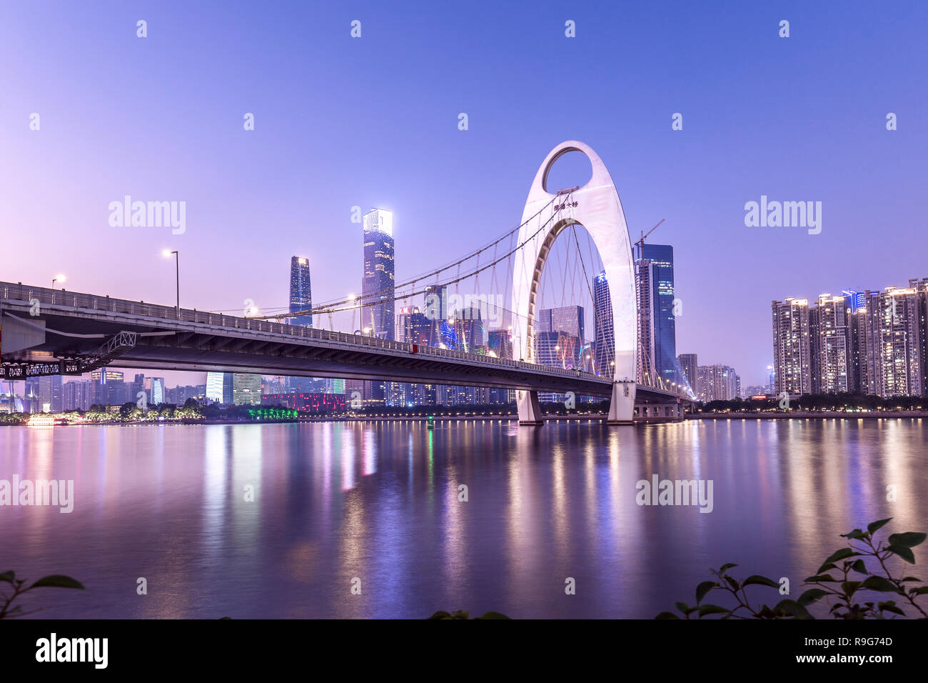 Guangzhou night view bridge building hi-res stock photography and ...