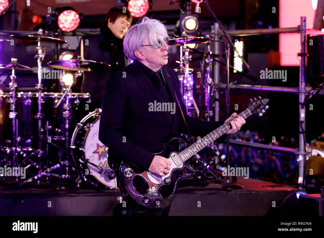 NEW YORK, NY - DECEMBER 31: Chris Stein of Blondie performs on stage at ...