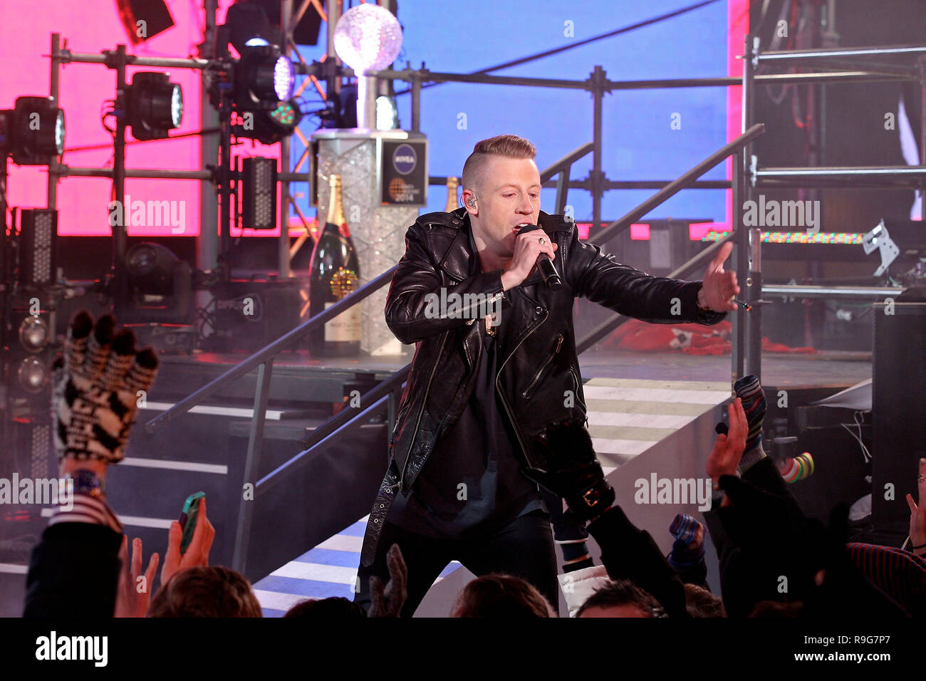 NEW YORK, NY - DECEMBER 31: Macklemore performs on stage at the New ...
