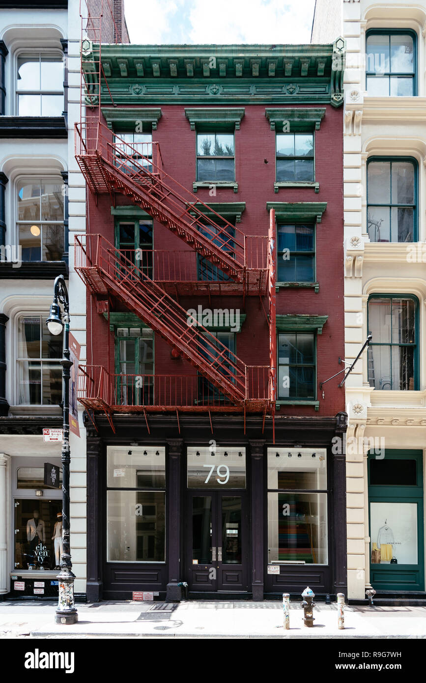 Cast iron storefront hi-res stock photography and images - Alamy