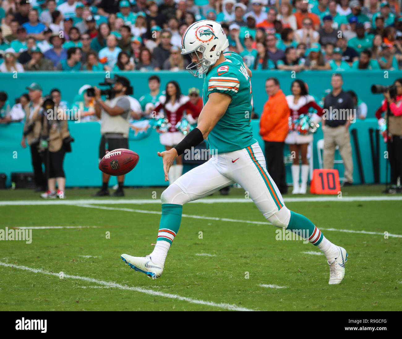 Miami Gardens, Florida, USA. 23rd Dec, 2018. Miami Dolphins punter Matt ...
