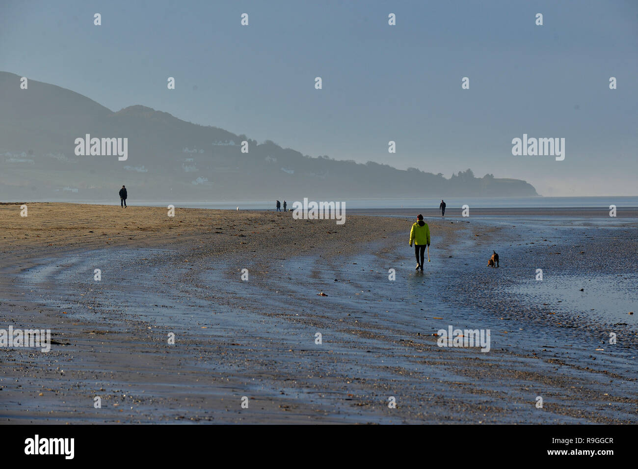 Weather, Ireland. 24 December 2018.Low lying mist and sunshine, Fahan ...