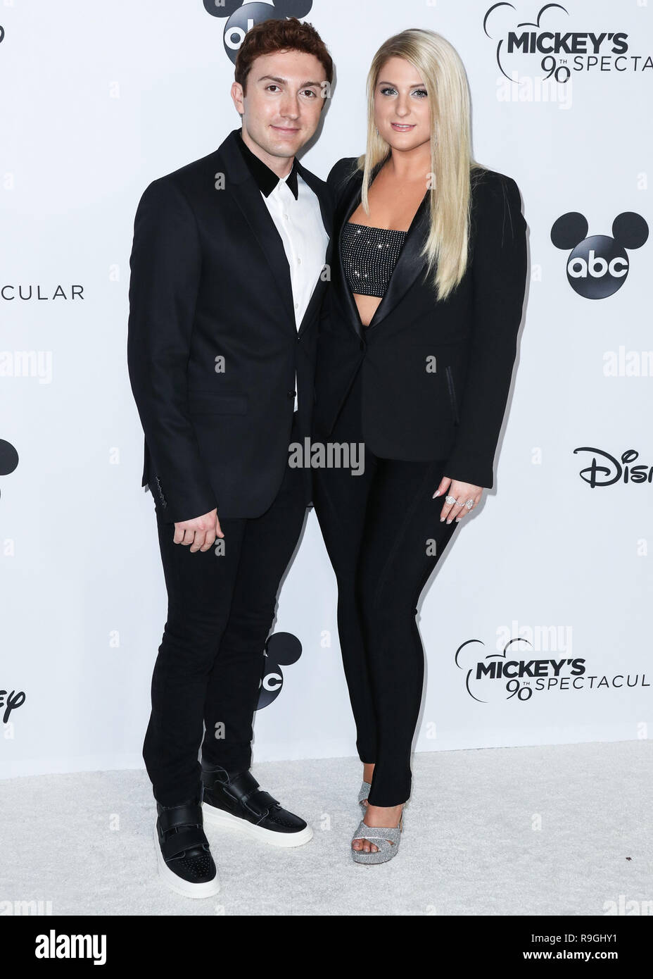 Daryl hall and girlfriend hi-res stock photography and images - Alamy